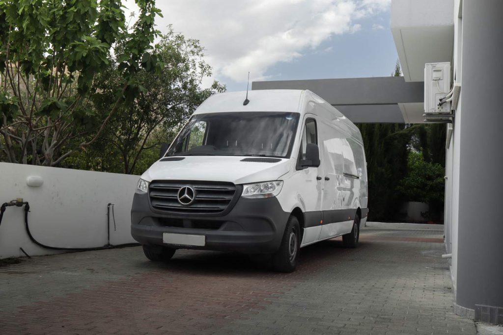 Mercedes Benz LWB Luton Van with Tail Lift – Big Van Rental